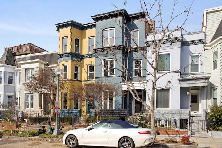 Stylish Redbrick 2br In Heart Of Dc - Washington Navy Yard, DC