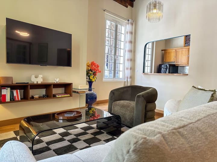 Vitranova – Face à La Cathédrale De Chartres - Chartres