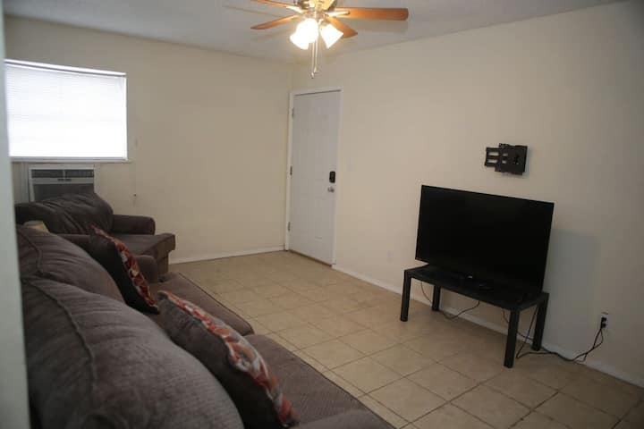 Cozy Apartment Near Fort Sill Perfect For Military - Lawton, OK