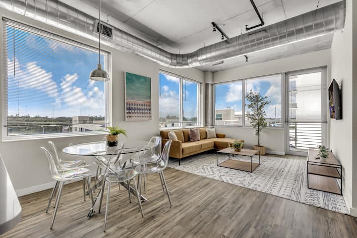 City Vibes 2br | Walk Everywhere In Dwntn St. Pete - St. Petersburg, FL