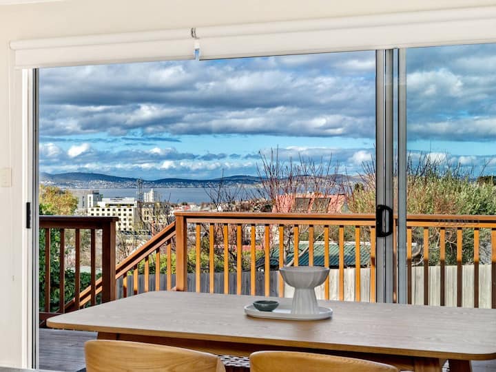 Neilsen Cottage—serene River Views Near Hobart Cbd - Hobart