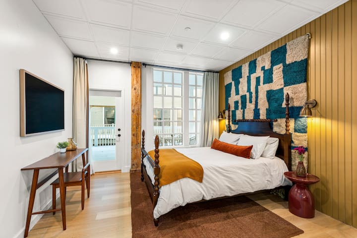 The Optimist Guesthouse | 4 - Camden, ME