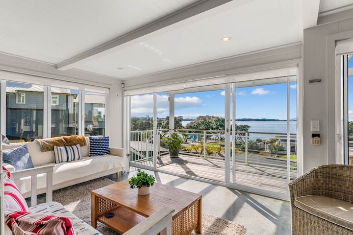 Oli Kai - Algies Bay Holiday Home - Warkworth