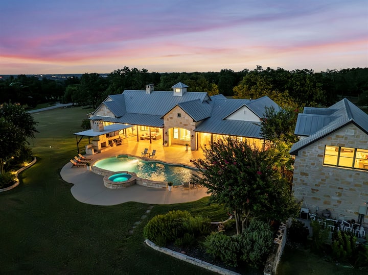 Sunset Oasis | Resort-style Retreat W/ Pool & Spa - Leander, TX