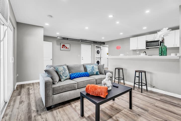 Welcoming Apartment| Fast Wifi | Near Campus&shops - Arlington, TX