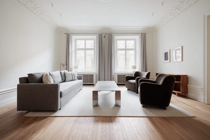 Upscale Living In Exclusive Neighborhood - Stoccolma