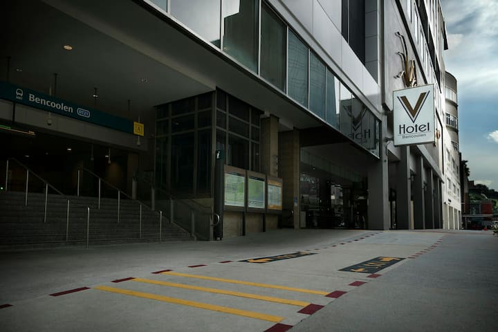 Superior Twin Room In Modern Hotel, Trendy Area - Newton