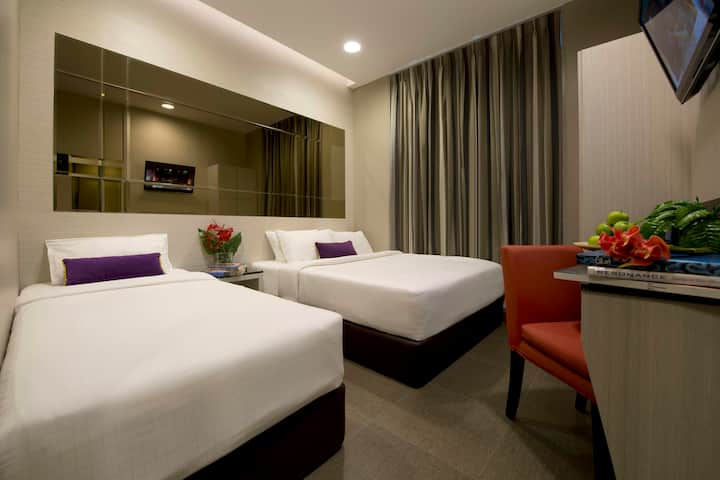 Deluxe Triple Room In Modern Hotel In Trendy Area - Singapore