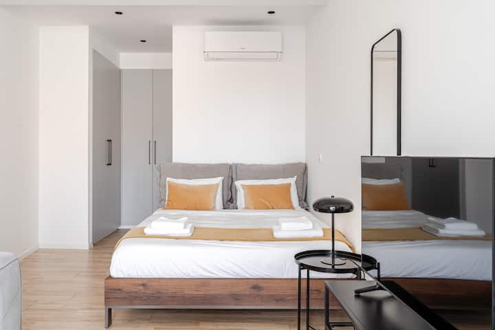 Yamas Olympia Suites Old Town Center - Limassol