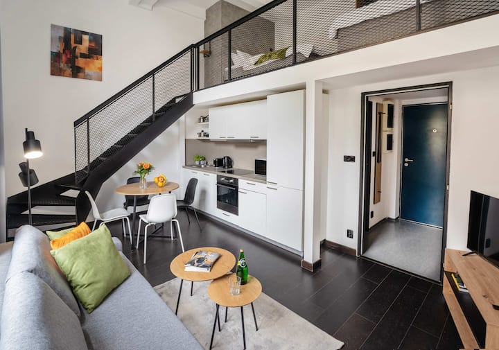 Modern Apartment Near Karlín Square - Praga