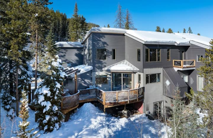 Elegant Mountain Sanctuary With Private Hot Tub - - Winter Park, CO