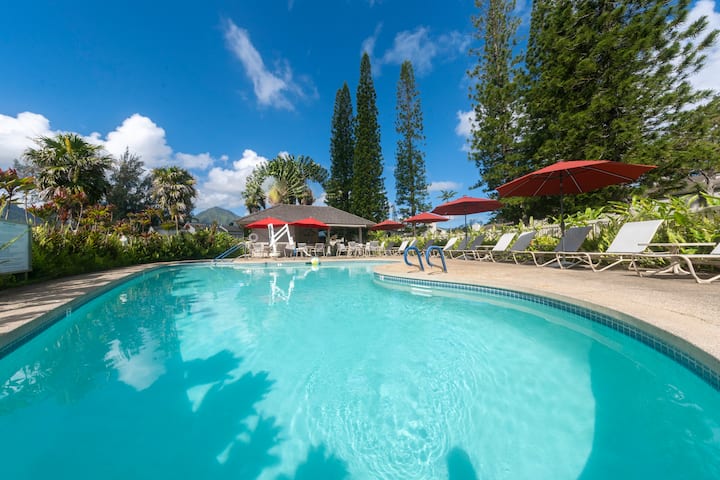 2 Relaxing Units W/kitchen, Pool & Free Parking! - Kauai, HI