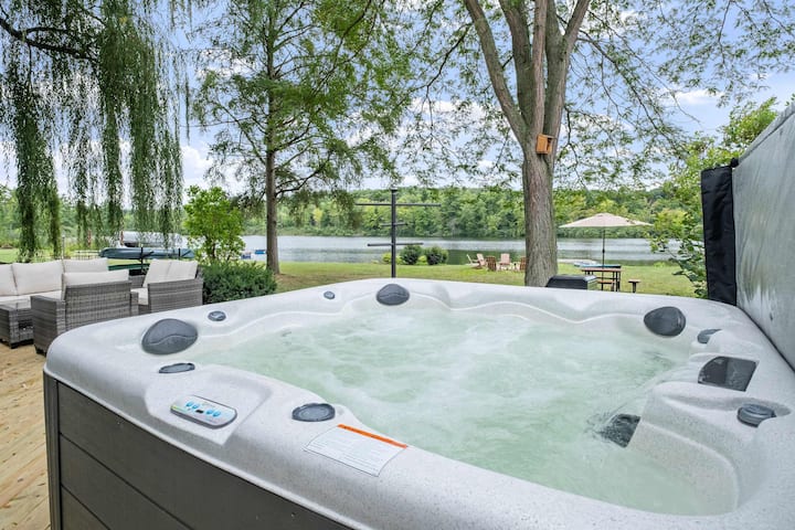The Willow At Morgans Mill - Hot Tub - Fire Pit - Greenville, MI