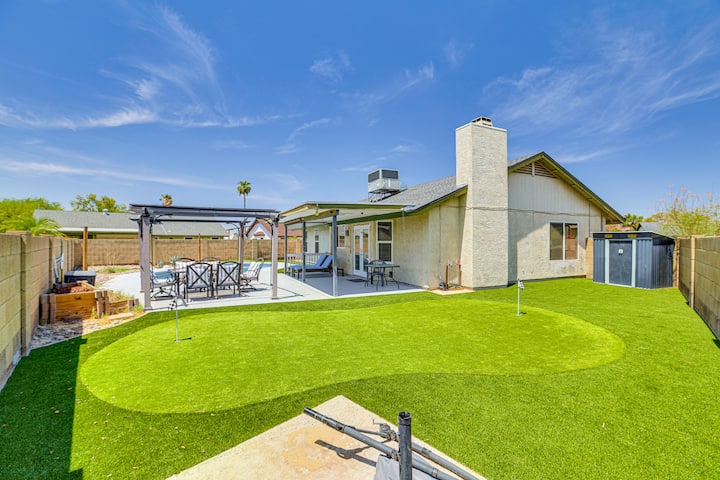 Welcoming Group Getaway W/ Pool & Patio In Peoria! - Peoria, AZ