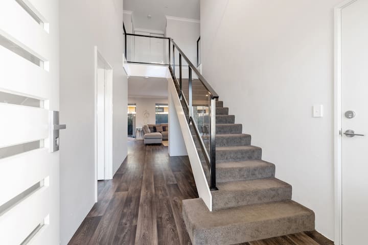 Beautiful Two Story Home For Every Family - Kalamunda