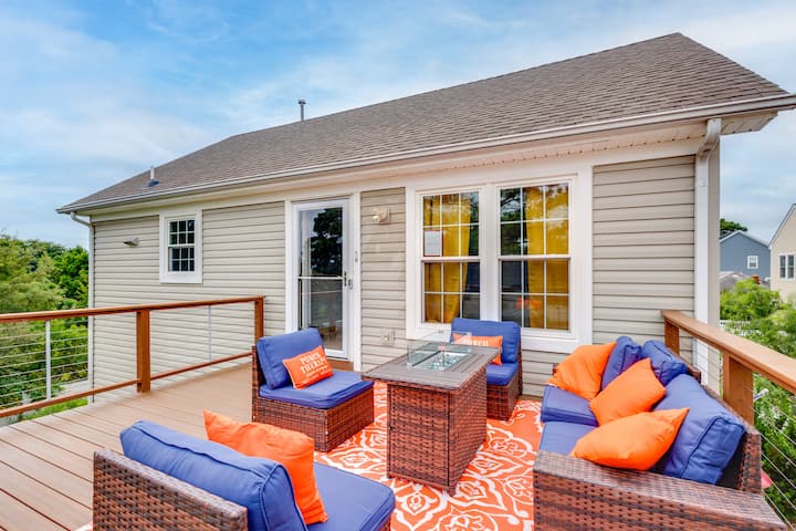 Walk To East Beach: Apt W/ Outdoor Space - Norfolk, VA