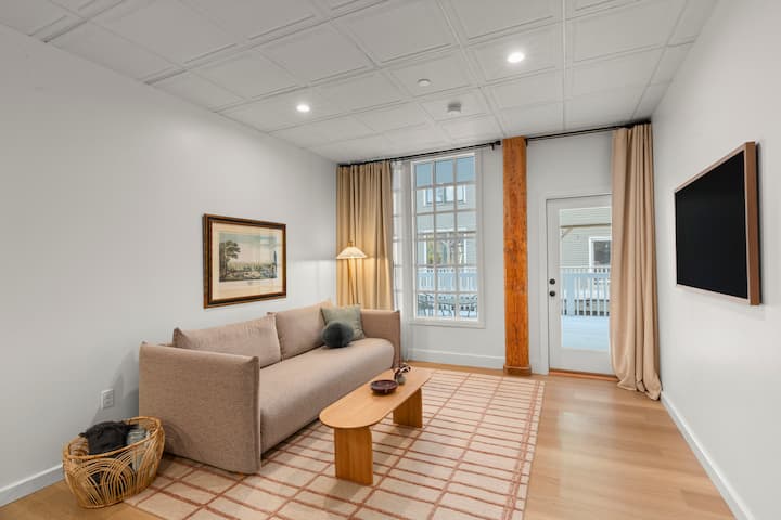 The Optimist Guesthouse | 2 - Camden, ME