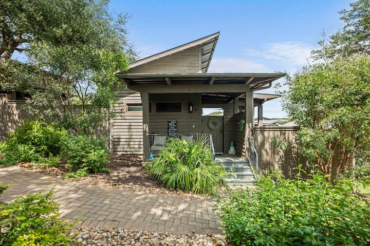 Relaxing Lake Escape | 1br | Pickleball | Bbq - Lakeway, TX