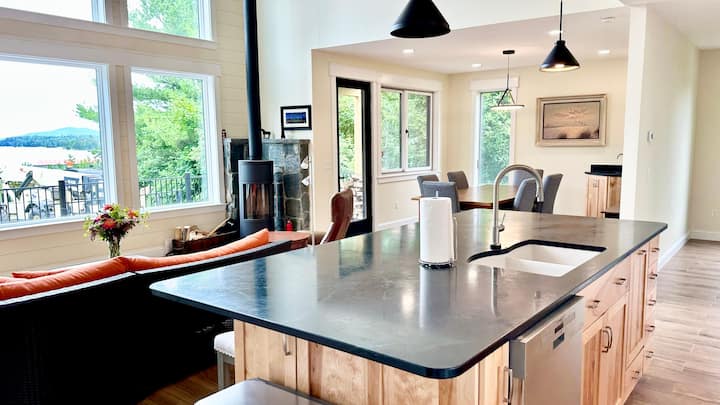 Lakeview Loon Song - Luxury Moosehead Rental - Greenville, ME