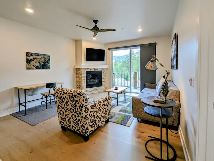 Stylish 2br Condo | Steps To River & Trails - Keystone, CO