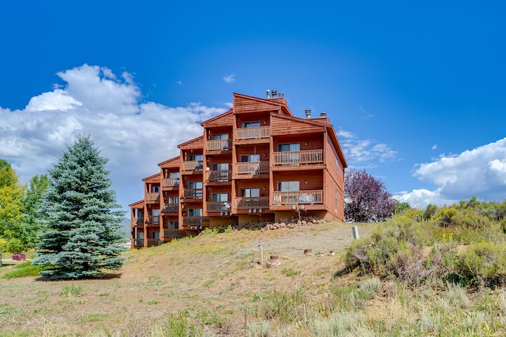 Walk To Angel Fire Resort: Getaway W/ Balcony - Angel Fire