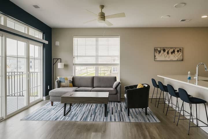 Irie Living-retreat Kg 2bd+gym+pool, Brand New! - Traders Point, IN