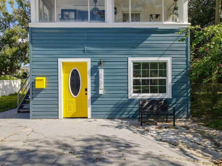 Family-friendly 2br • Wi-fi + Pets • Near Disney - Orlando, FL