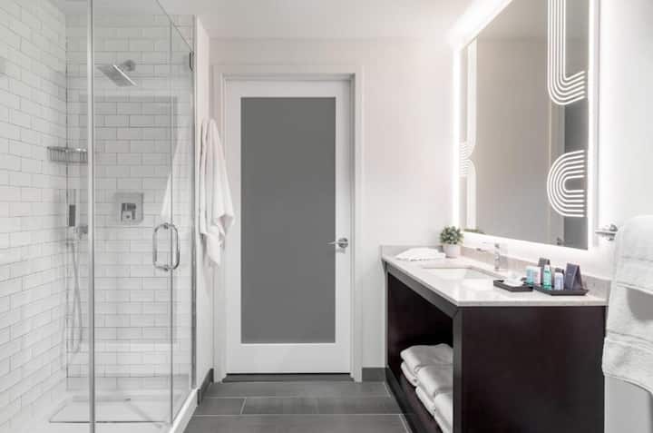 Tryp Newark | 2 Doubles | Minutes To Airport - Newark, NJ