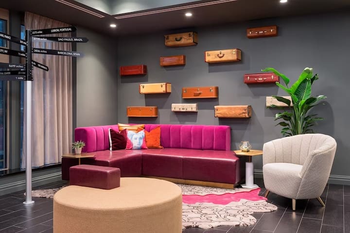 King Tryp Room | Tryp Newark | Near Train Station - Newark, NJ