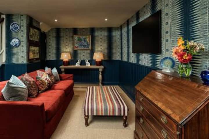 Townhouse By The Old Bell Hotel-52b Abbey Row - South Cerney