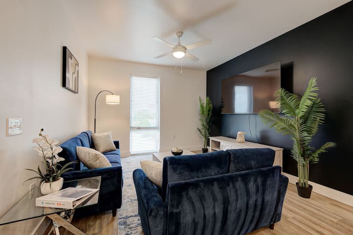 Lux 2 Br King Bed Downtown Oasis Pool/gym/parking - Oklahoma City, OK