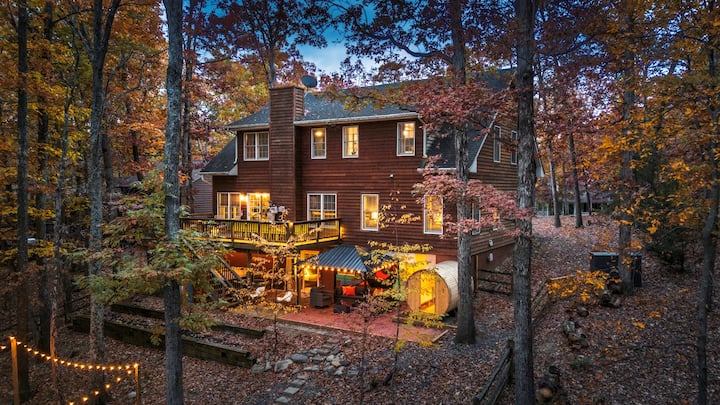 7br Sleeps 17 | Hot Tub, Sauna, Game + Movie Room - Massanutten, VA