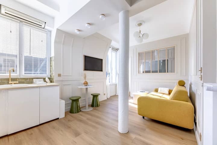 Luxe Et Confort Sur Les Champs-élysées - Paris