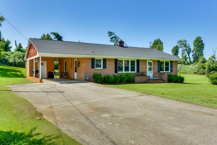 8 Mi To Clemson: Peaceful Family Home W/ Yard - Seneca, SC