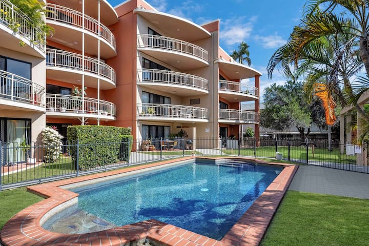Steps From The Strand 2br & 2ba, Pool & Magicviews - Townsville