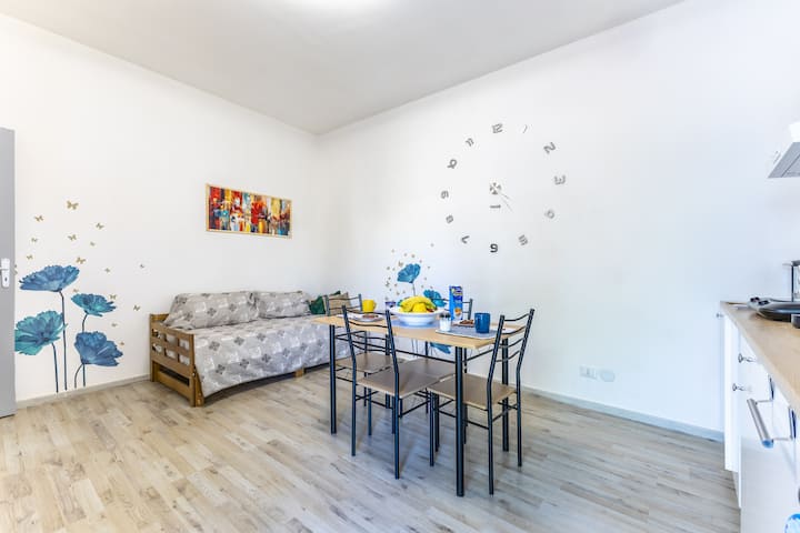 Trilocale In Villa Con Piscina - ビットーリア