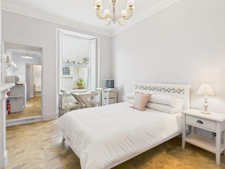 Cosy Falmouth Studio With Parking - St Mawes