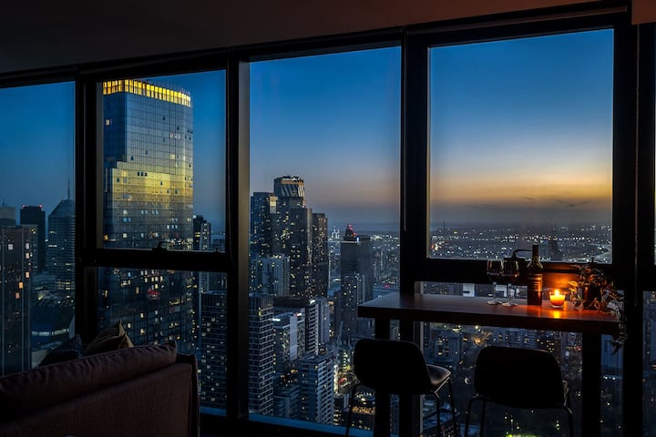 Lvl 63 Sunset Skyline • Luxe 3br • Parking • Cbd - Brunswick
