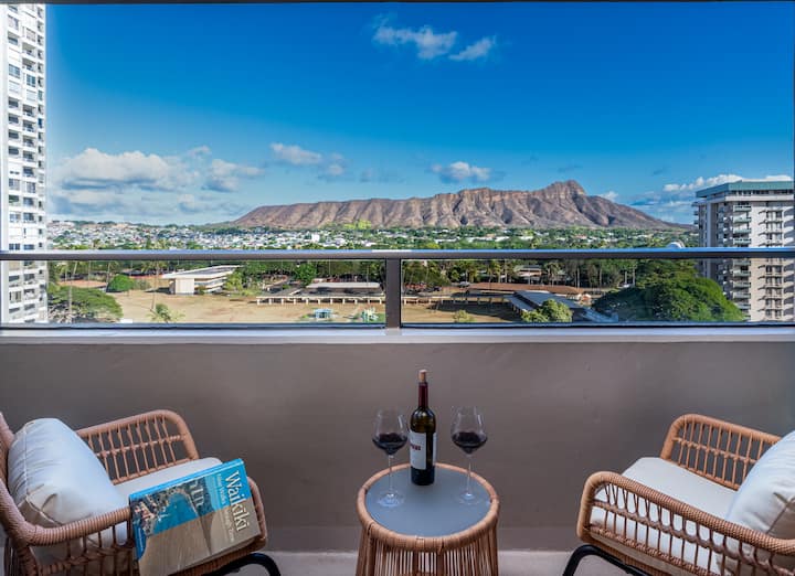 Stunning Diamond Head Views, Free Parking, Pool - Honolulu