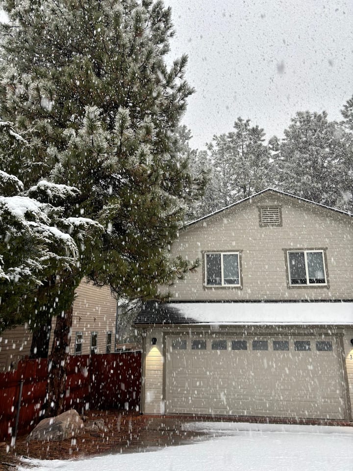 Ponderosa Pines, 4 Br, 3 Bath 4 Min To Downtown! - フラッグスタッフ, AZ