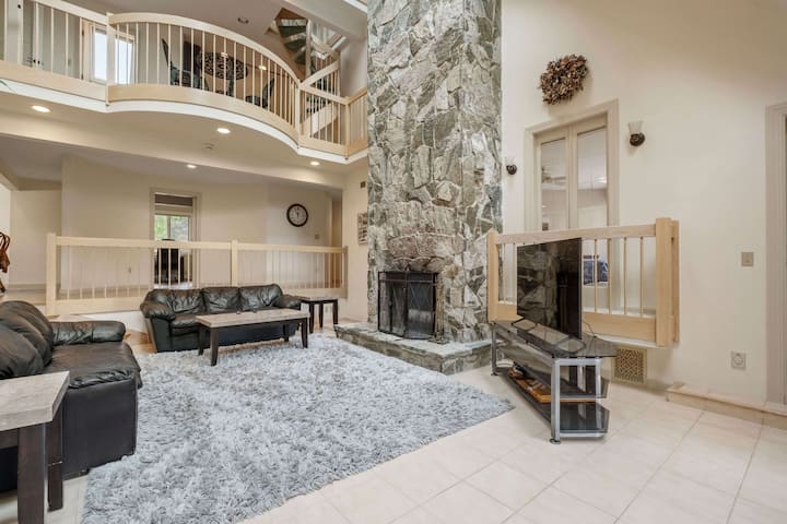 Home Perfect For Skiing - Hiking W/indoor Hot Tub - Laconia, NH