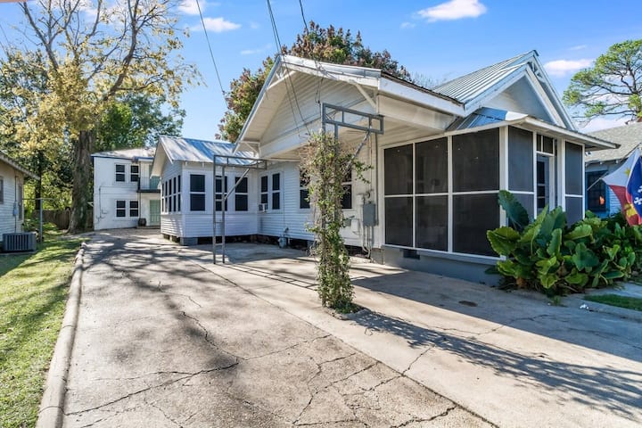 Lafayette Hideaway: Cozy House W/ Kitchen, Balcony - ラフェイエット, LA