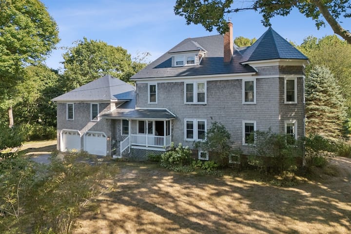 5 Bedroom Large Home-walk To Shops & Restaurants! - Kennebunkport, ME