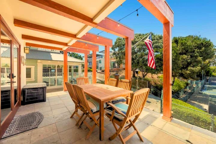 Downtown Mb Large 4br Coastal Retreat - Manhattan Beach, CA