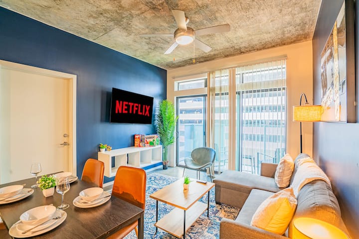 Dt Phx Apt| Pool, Gym, Parking & Balcony - Phoenix, AZ