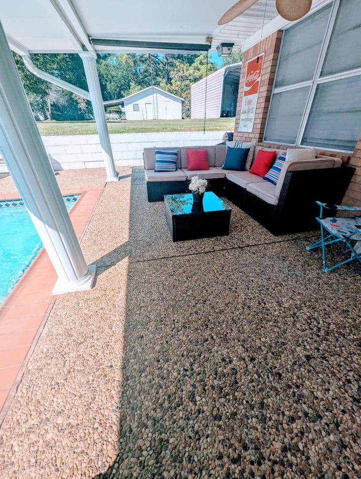 Hangout Haven - Soak, Play, Relax - Village Creek State Park, Lumberton