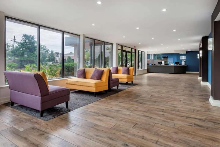 Near Somerset’s Business District | Adults Only - New Brunswick