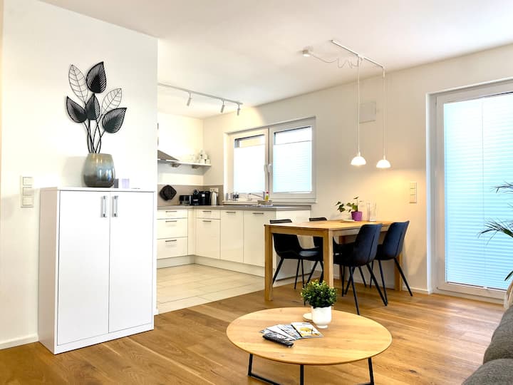 Urban Living For Up To 8 Guests - Eltville