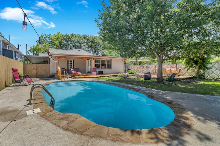 Pool! Mins To Downtown & Alamo - Huisache Retreat - San Antonio, TX