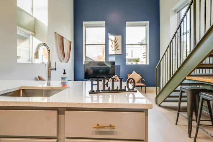 Cozy Loft With Free Parking |Near Medical District - Louisville, KY